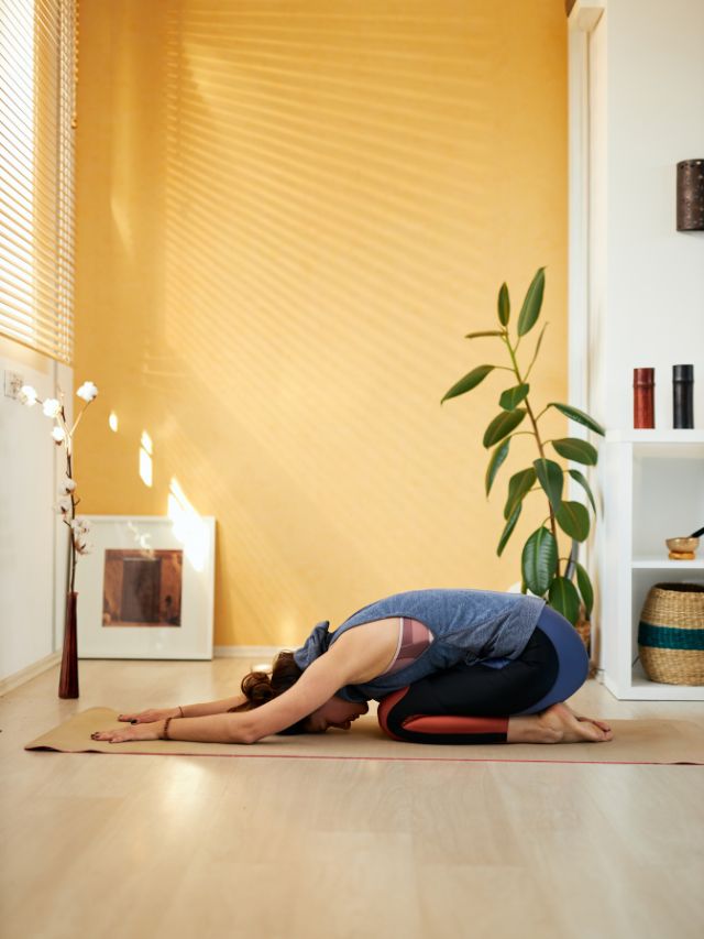 Yoga for Vertigo: Try These Yoga Techniques for Vertigo Relief - Fitsri