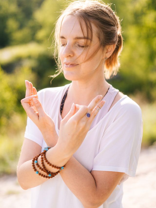 6 Powerful Yoga Mudras for Better Mental Health - Fitsri Yoga