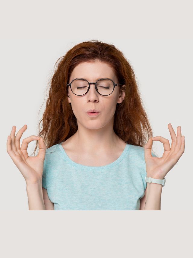 6 Powerful Yoga Mudras for Confronting Anxiety and Fear – Fitsri Yoga